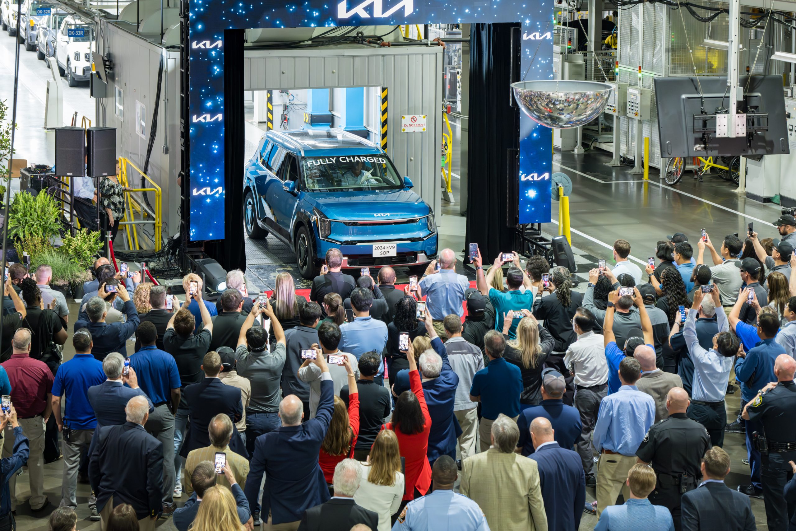 Kia Georgia begins assembly of the 2025 Kia EV9 All-Electric SUV - Kia ...